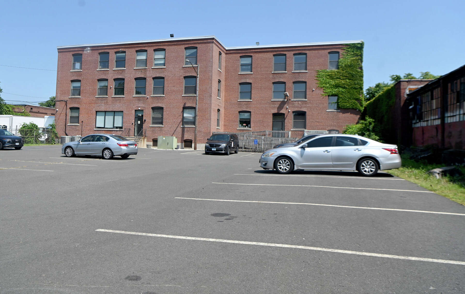 As funding lapses, CT's reentry centers struggling to help ex-inmates