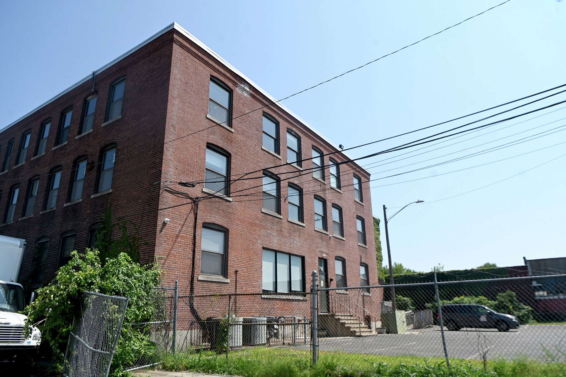As funding lapses, CT's reentry centers struggling to help ex-inmates