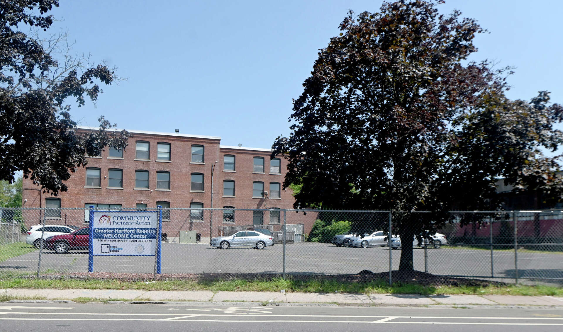 As funding lapses, CT's reentry centers struggling to help ex-inmates