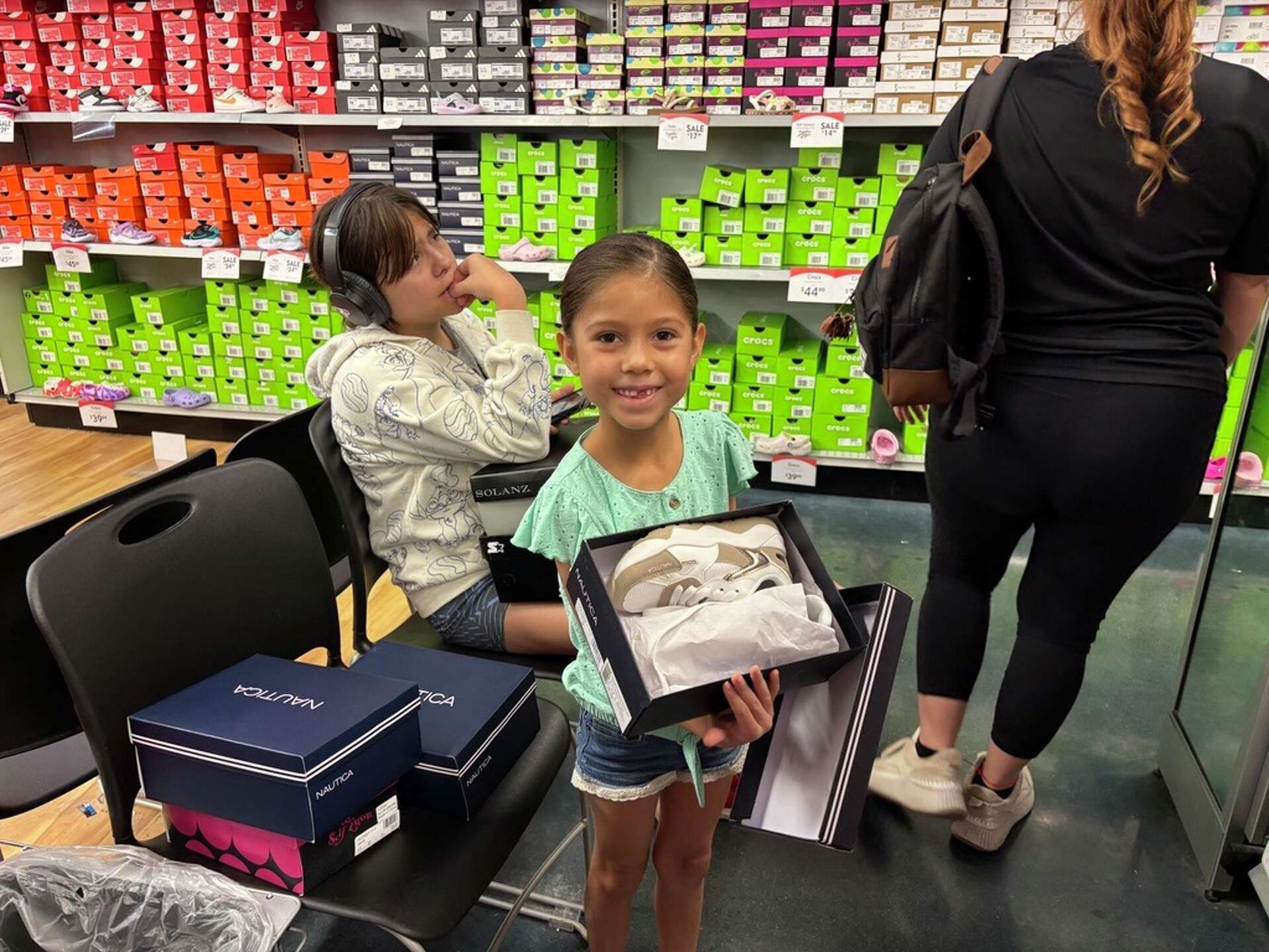 Salvation Army, Shoe Carnival help Midland kids buy shoes