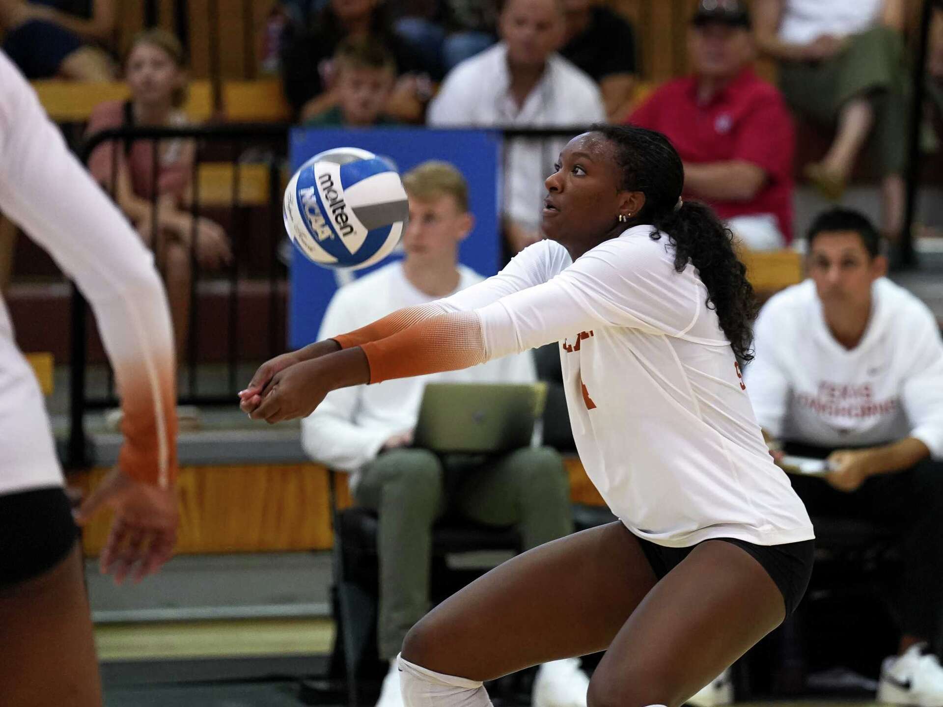 Jerritt Elliott, Texas volleyball prepare to answer questions for 2025