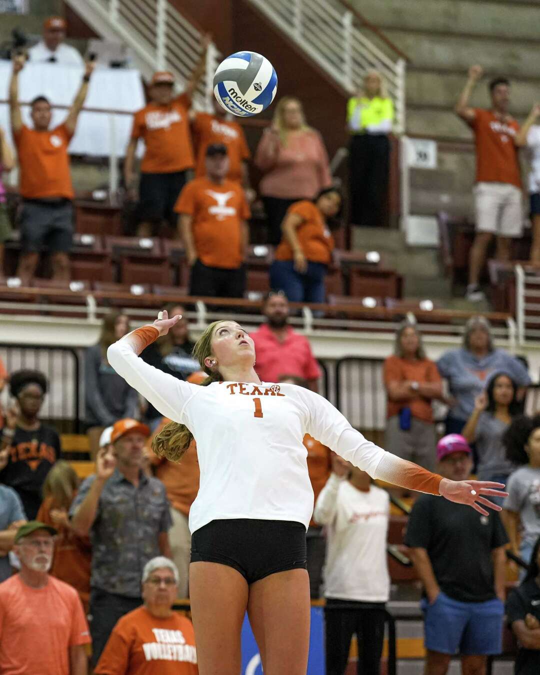 Cari Spears, Abby Vander Wal lead UT volleyball past No. 8 Wisconsin
