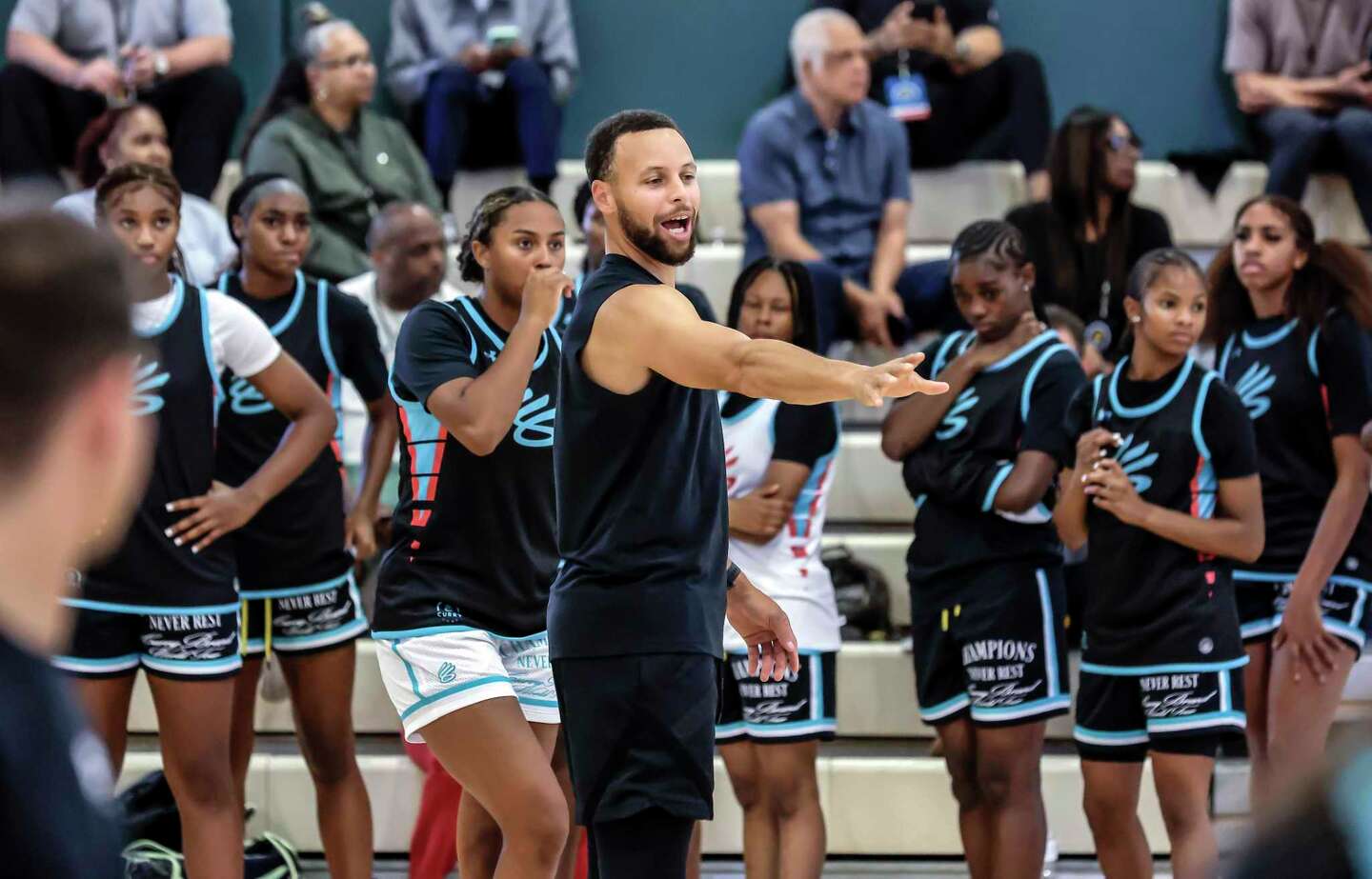 Warriors’ Steph Curry molds next era of stars: ‘He’s got golden touch’
