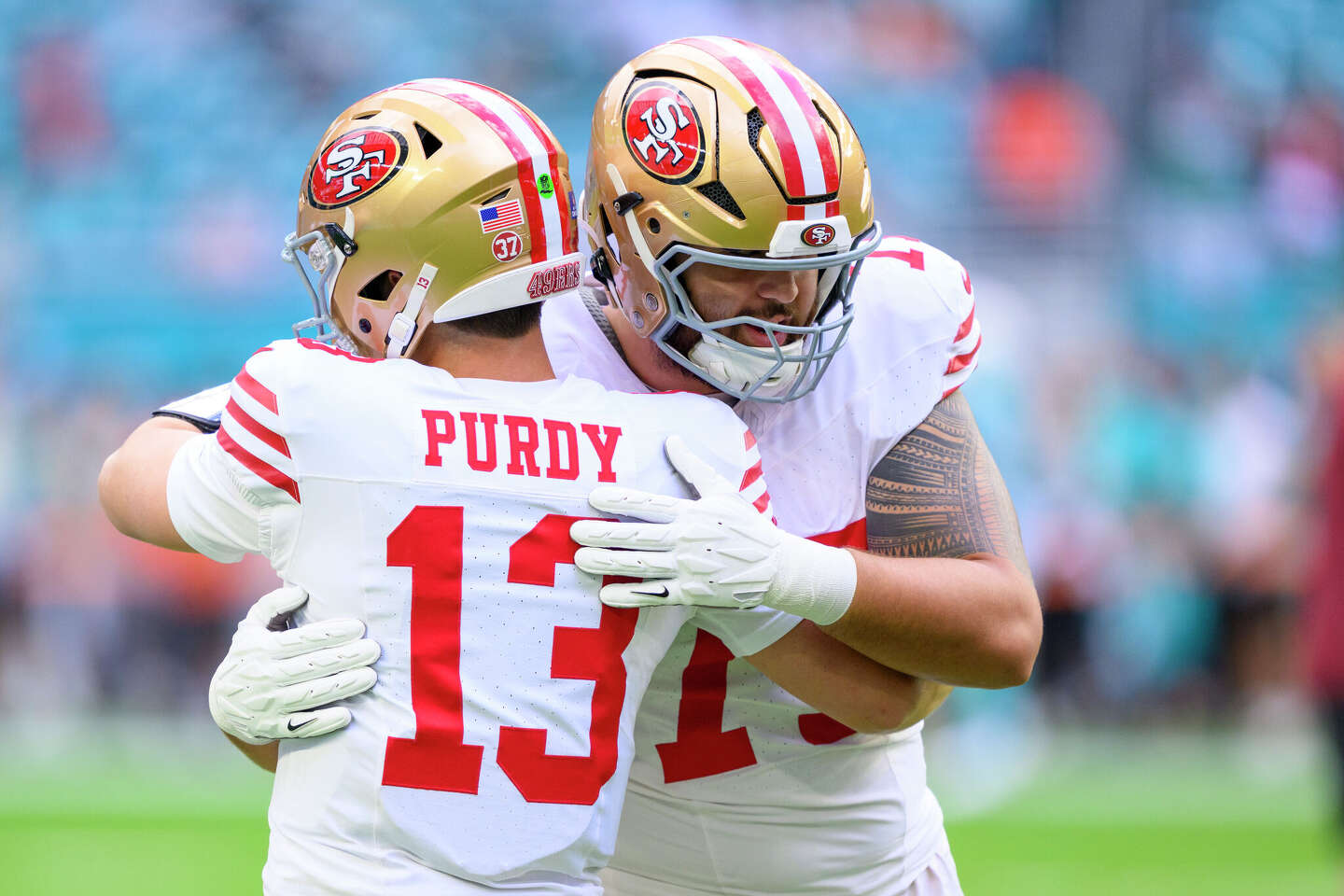 49ers beat Raiders 22-19, but Dominick Puni, Corey Kiner injured
