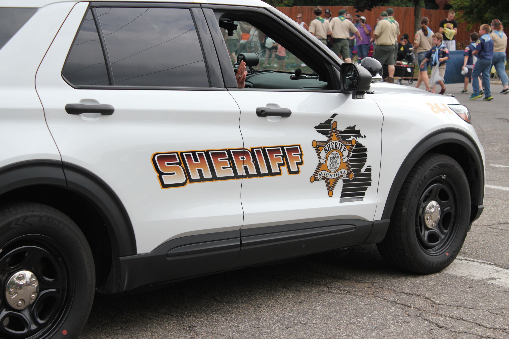 Louisiana authorities launch search after 8 inmates escape from rural jail