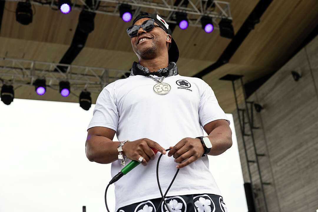 Rapper Lupe Fiasco stops in New Haven for Frank Pepe, Modern Apizza