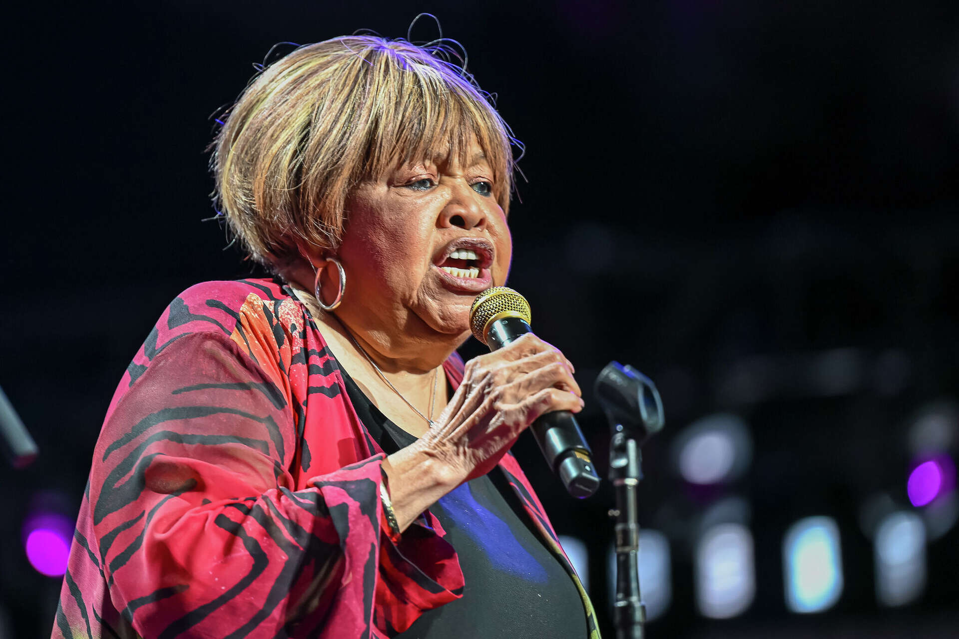 Carver Center's upcoming season features Mavis Staples, Stanley Clarke