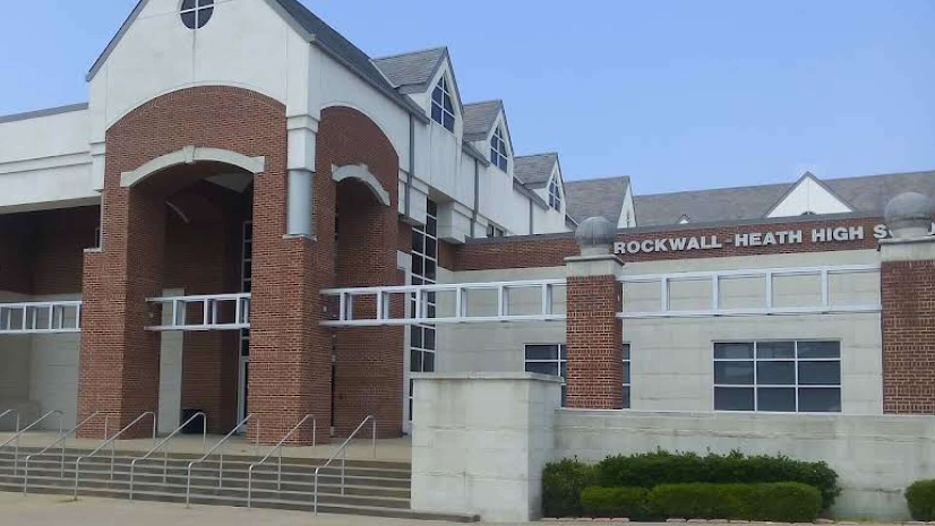 Mystery antisemitic flags found at North Texas high school