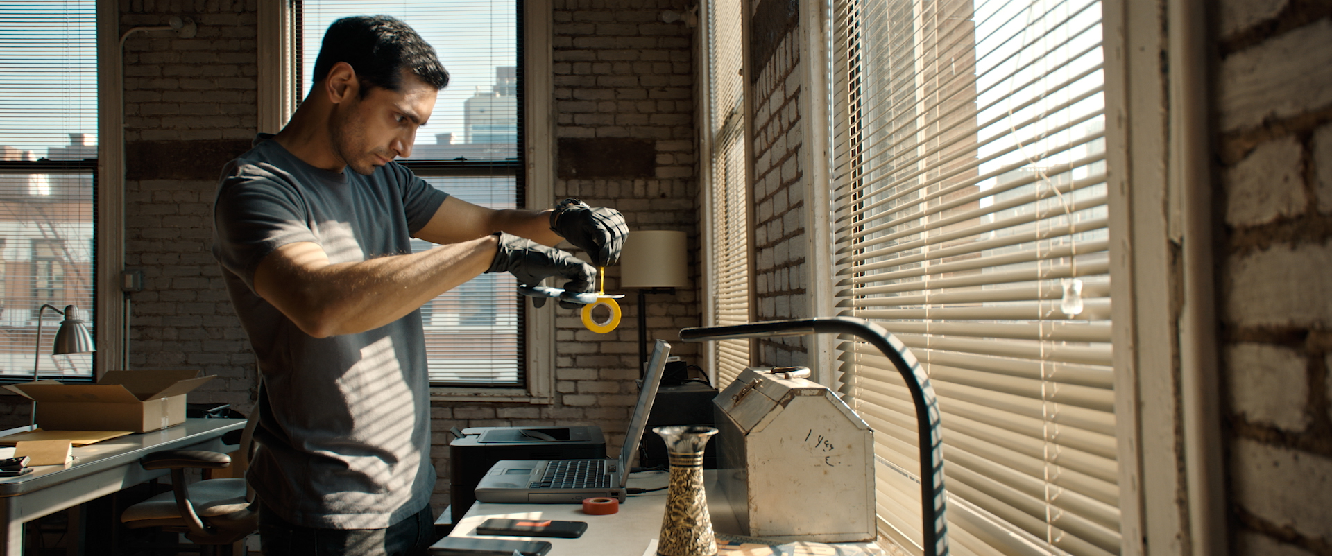 Review: ‘Relay’ nails the suspense, but stumbles at the finish line