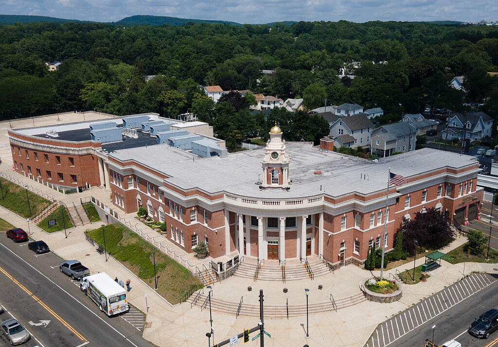 Hamden registrar running for mayor faces scrutiny, ethics complaint