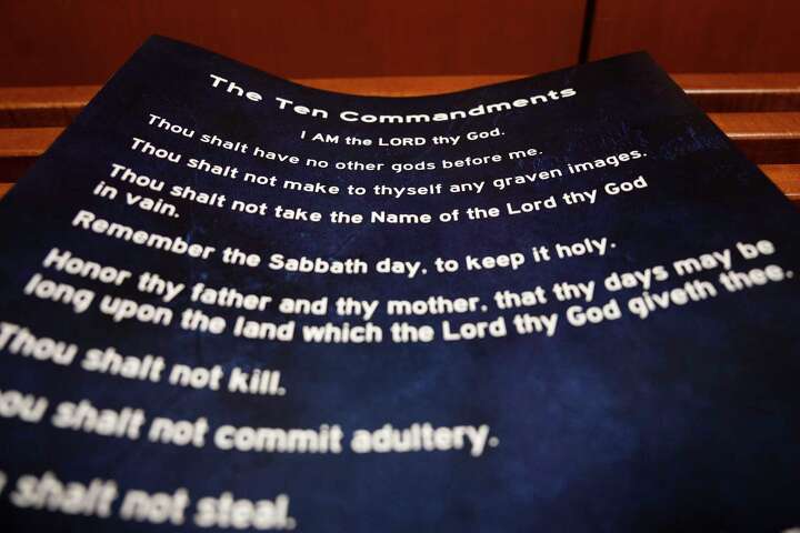 Can the Ten Commandments be posted in Texas public schools?
