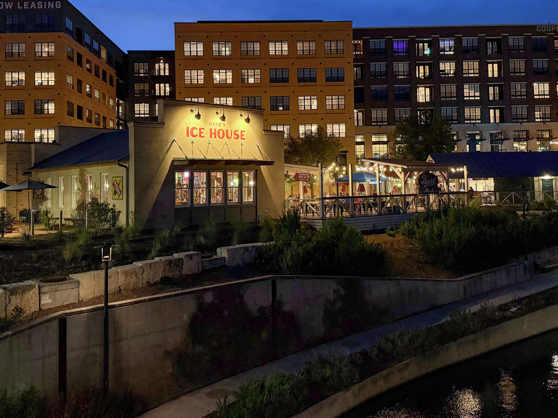 Otto's Ice House wears its blue collar like a designer bag