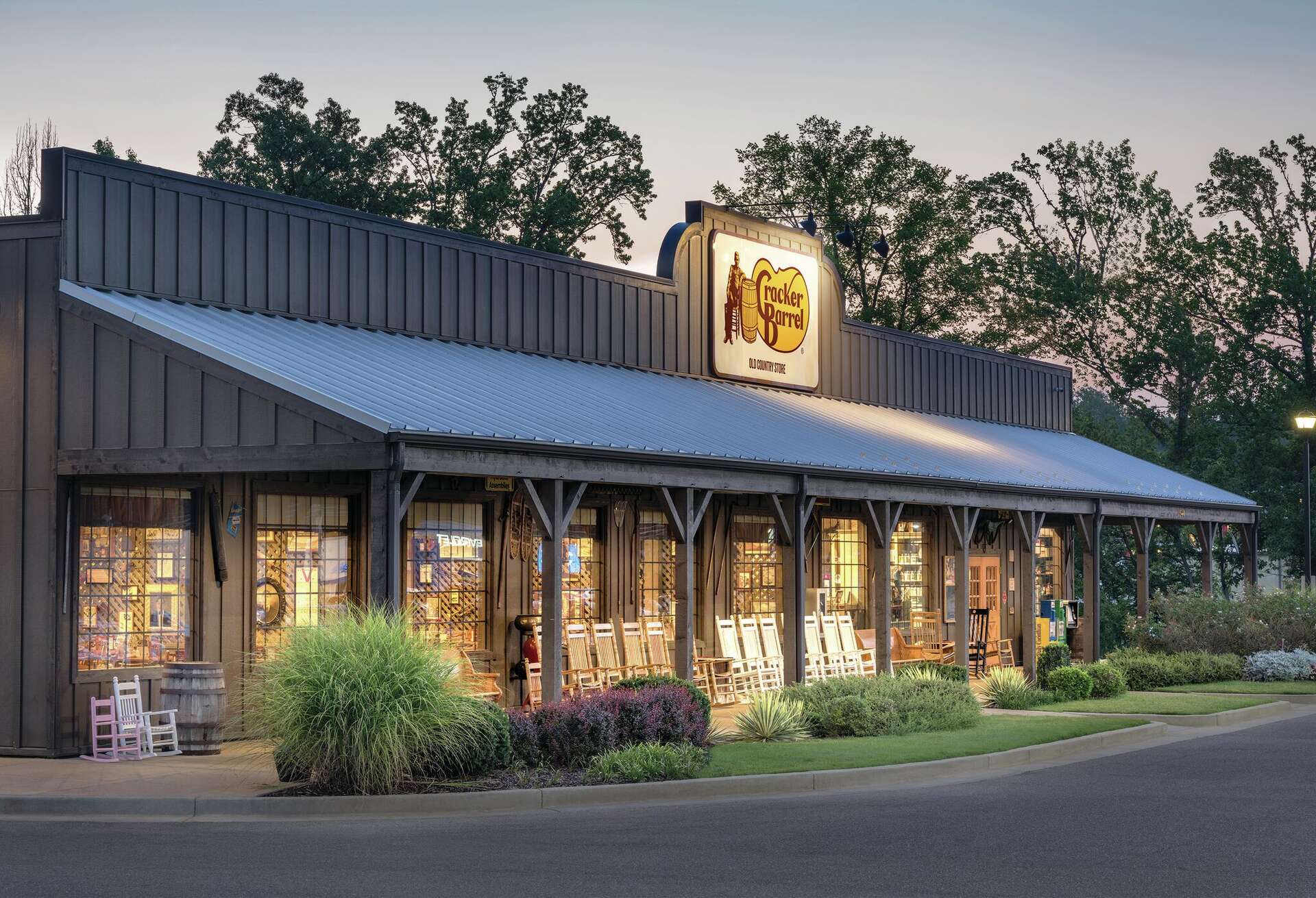 Cracker Barrel rebrands: New logo sparks customer backlash