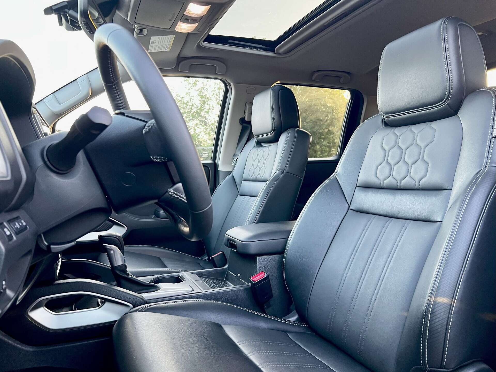 2025 Nissan Frontier review: Mid-size packs V6 power, trucklike feel
