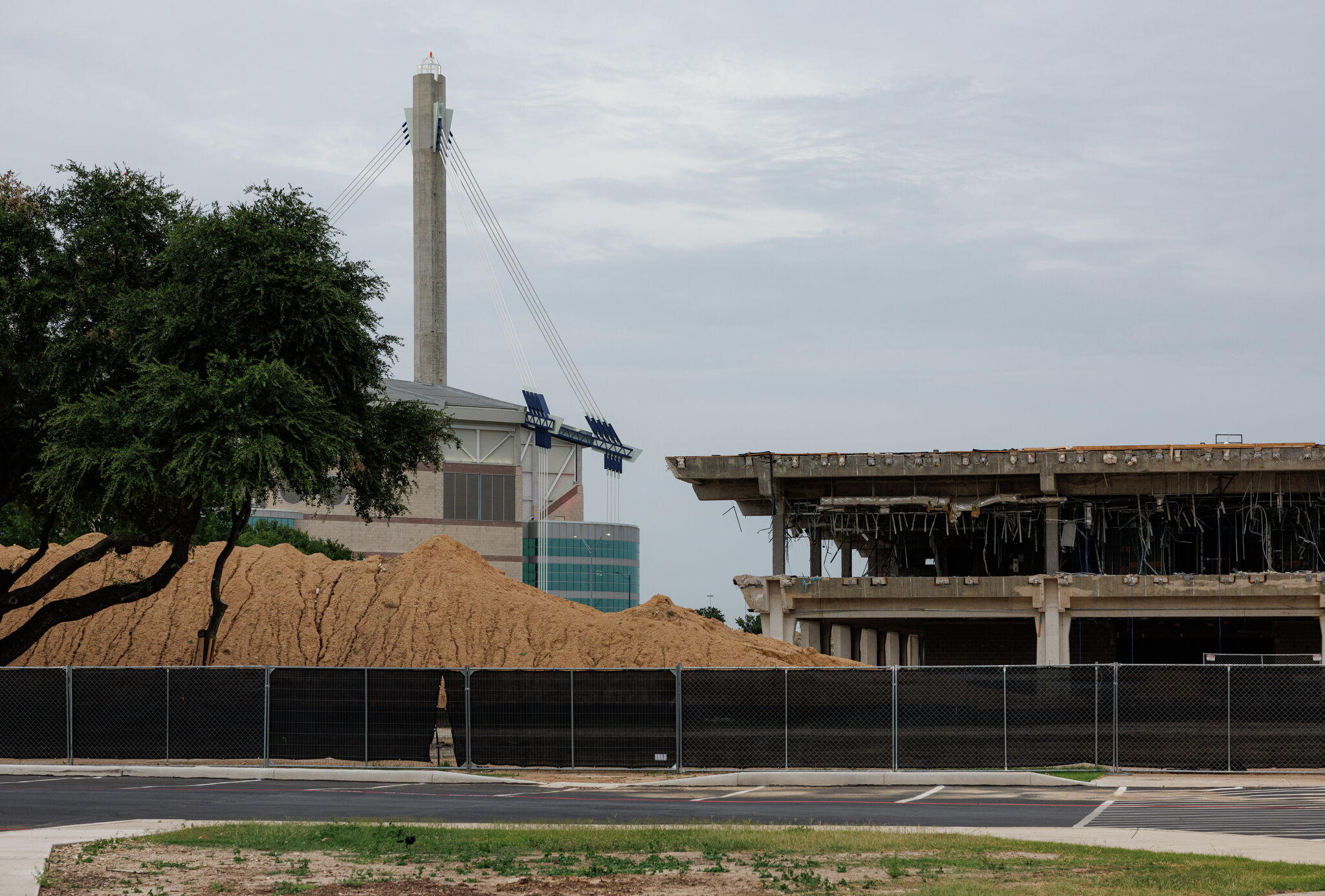 Spurs arena, worst airport for flight delays topped week's news