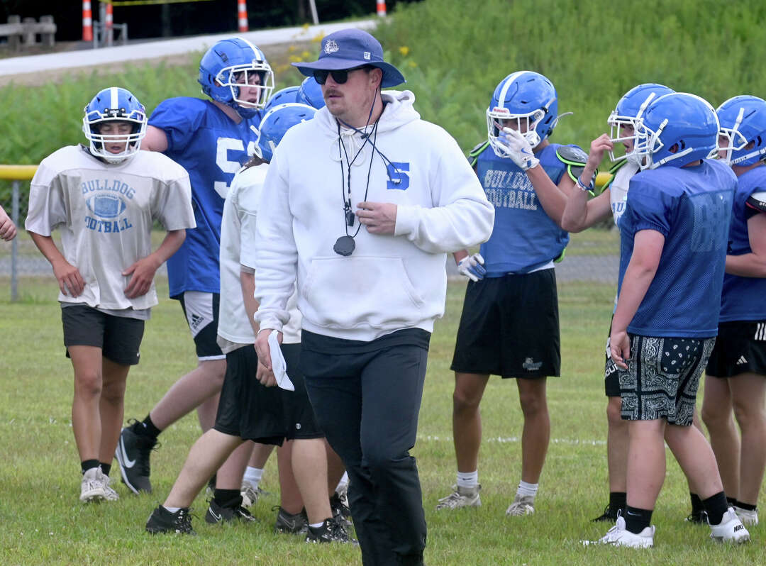 Connecticut high school football coaching takes young turn in 2025