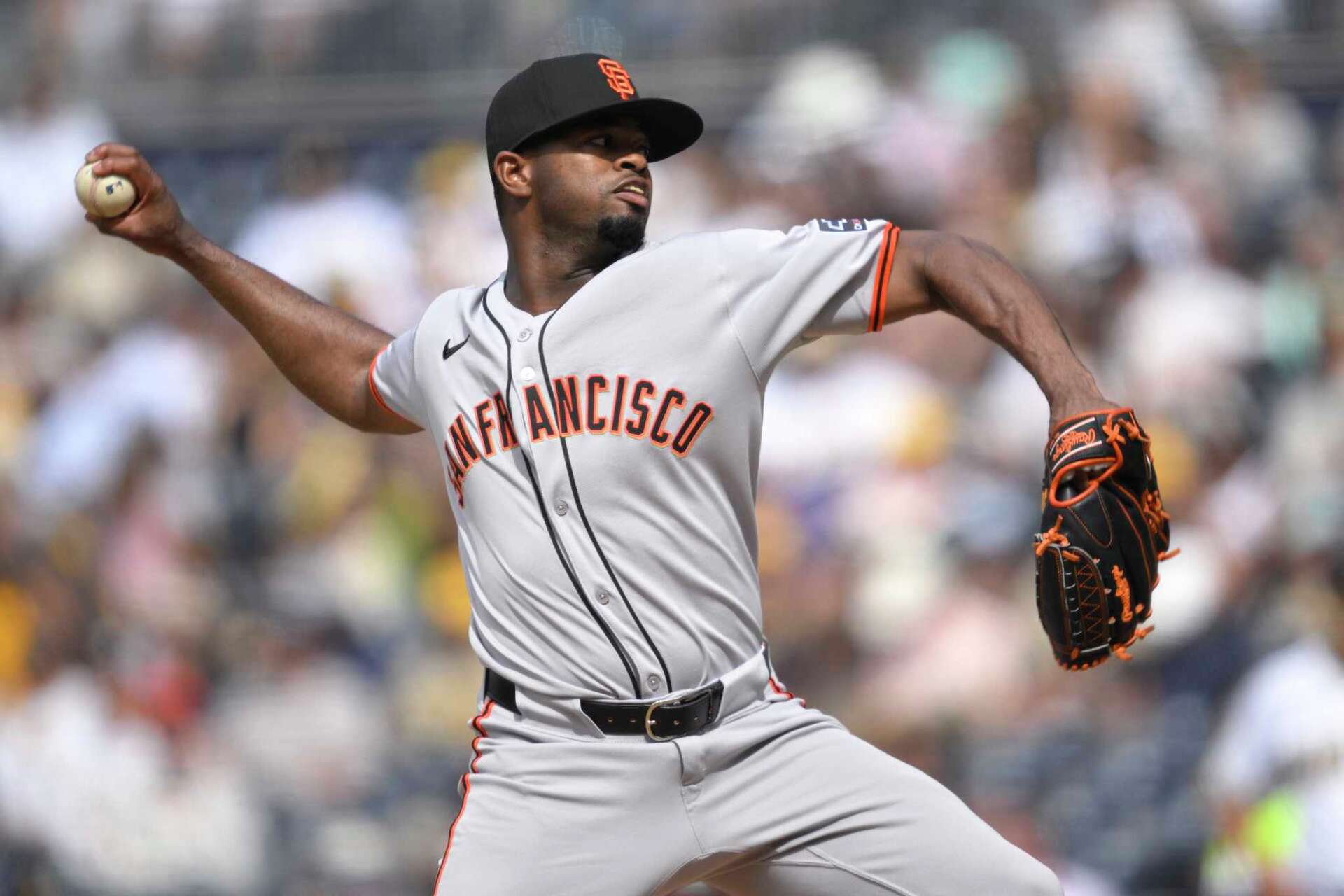 Giants’ flamethrower Joel Peguero makes MLB debut with 2 shutout inn.