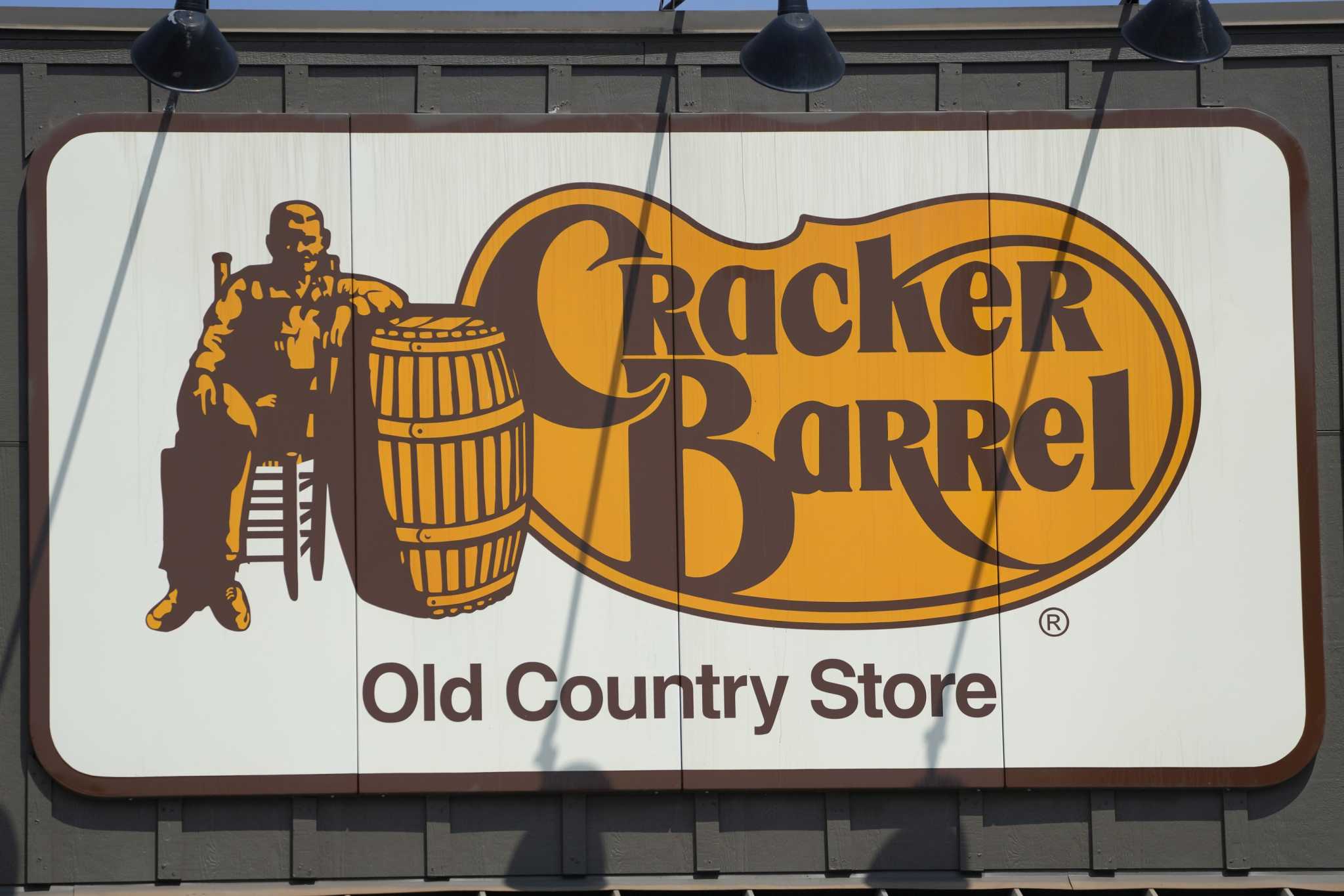 Steak n Shake revels in Cracker Barrel’s logo reversal