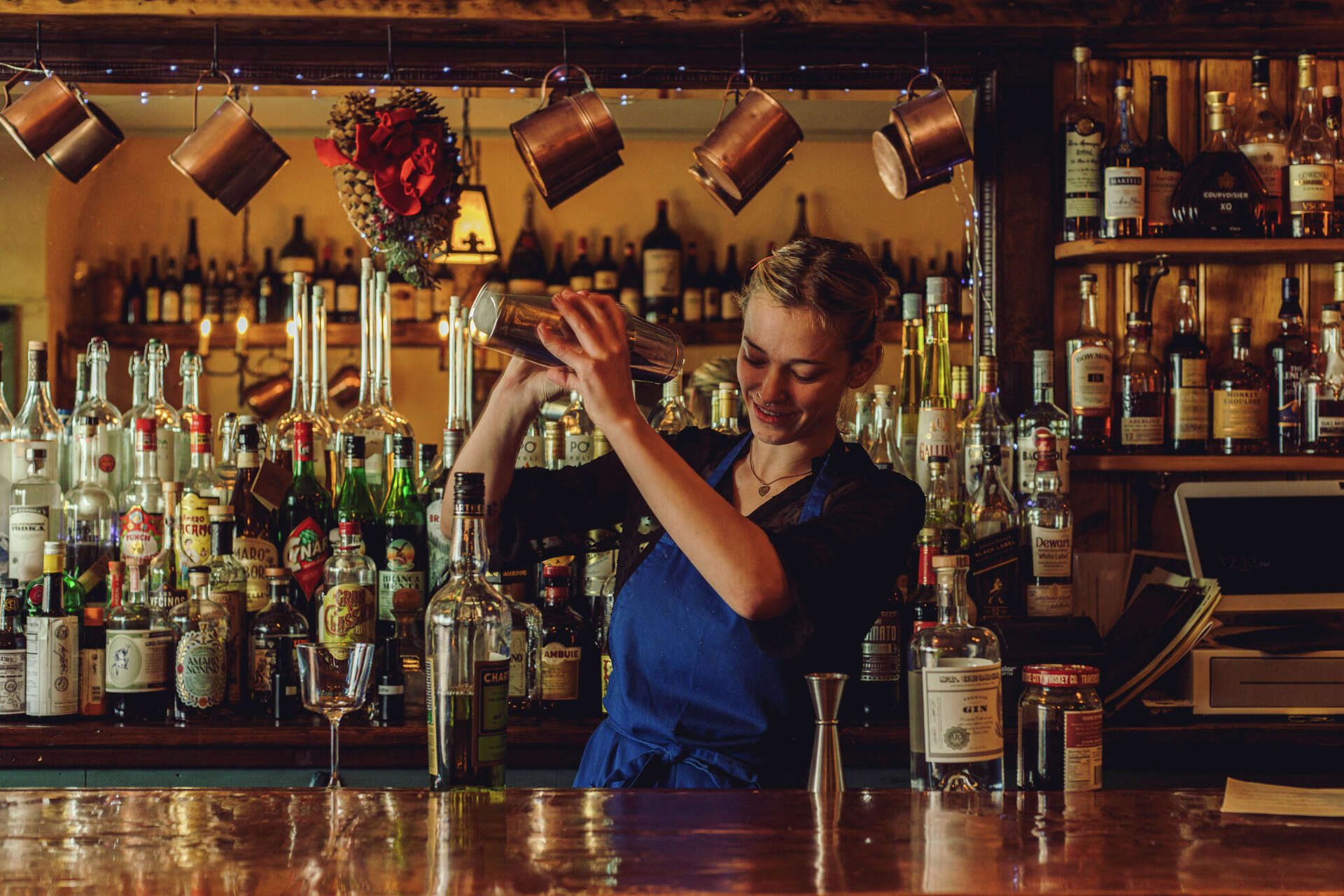 No 'extra hour' for CT bars as clocks go back for daylight saving time