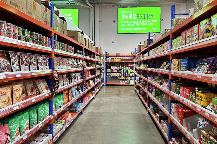 Upstart Costco rival turns an LA office building into a grocery store