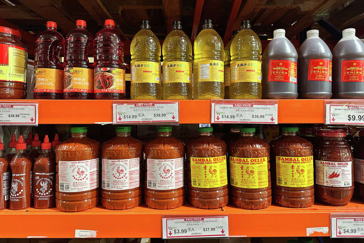 Upstart Costco rival turns an LA office building into a grocery store