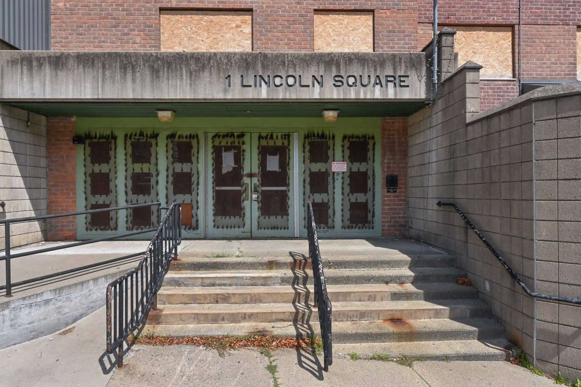 Asbestos removal begins at Lincoln Square towers