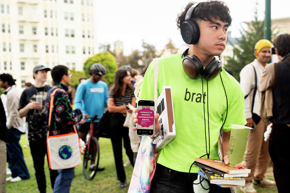 Hundreds enter San Francisco's 'performative male' contest