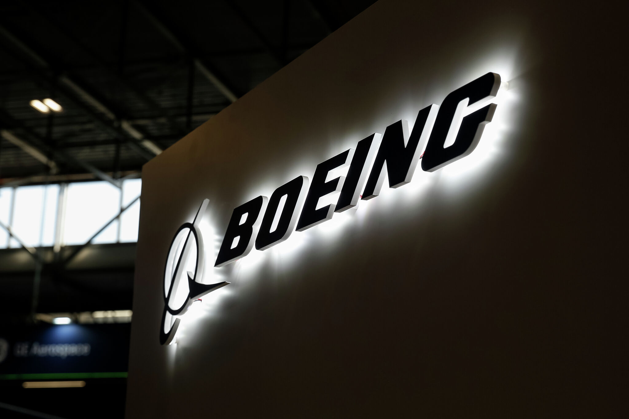 Boeing union talks resume as St. Louis strike persists