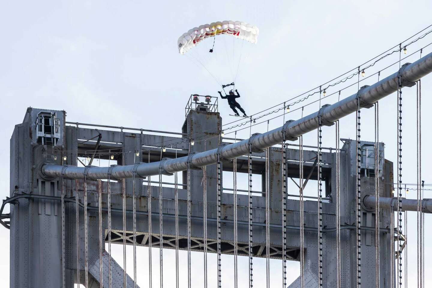 ‘One of the craziest things’: Skysurfer rides Bay Bridge's cables