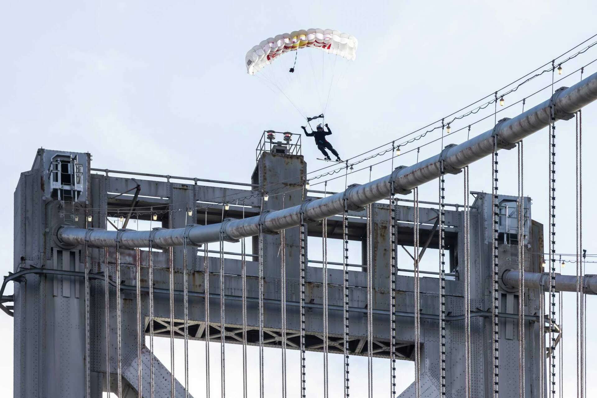 ‘One of the craziest things’: Skysurfer rides Bay Bridge's cables