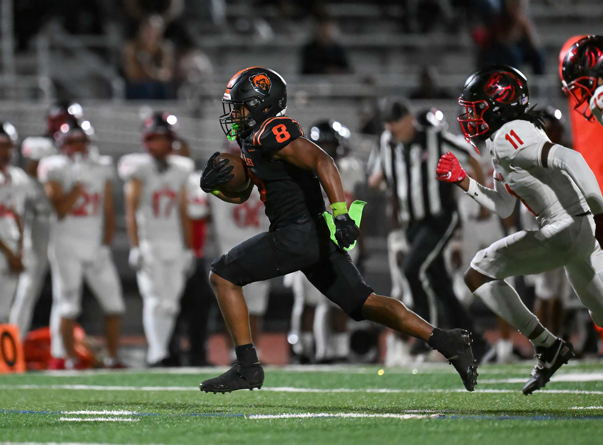 Which Bay Area football players and coaches face big expectations?