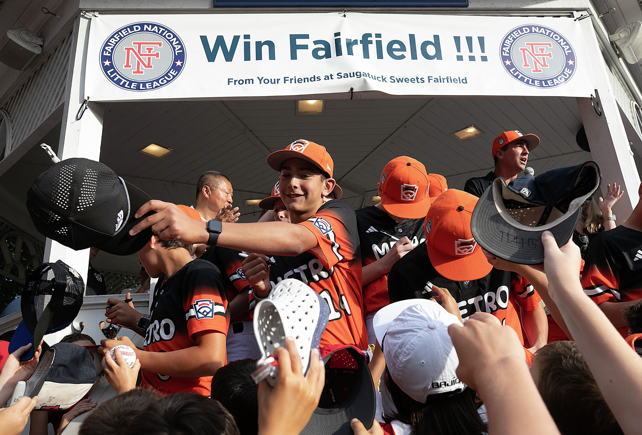 Fairfield fans pack downtown to salute Little League World Series run