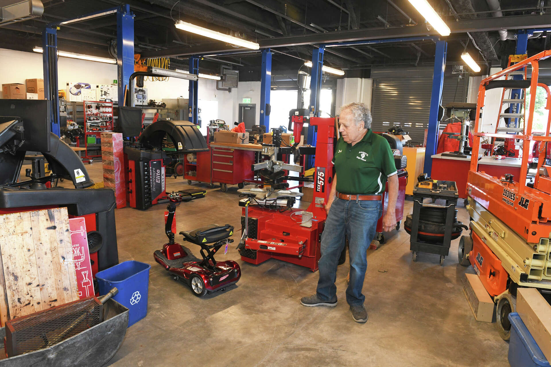 Bridgeport's new Bassick High School set to open on UB's campus