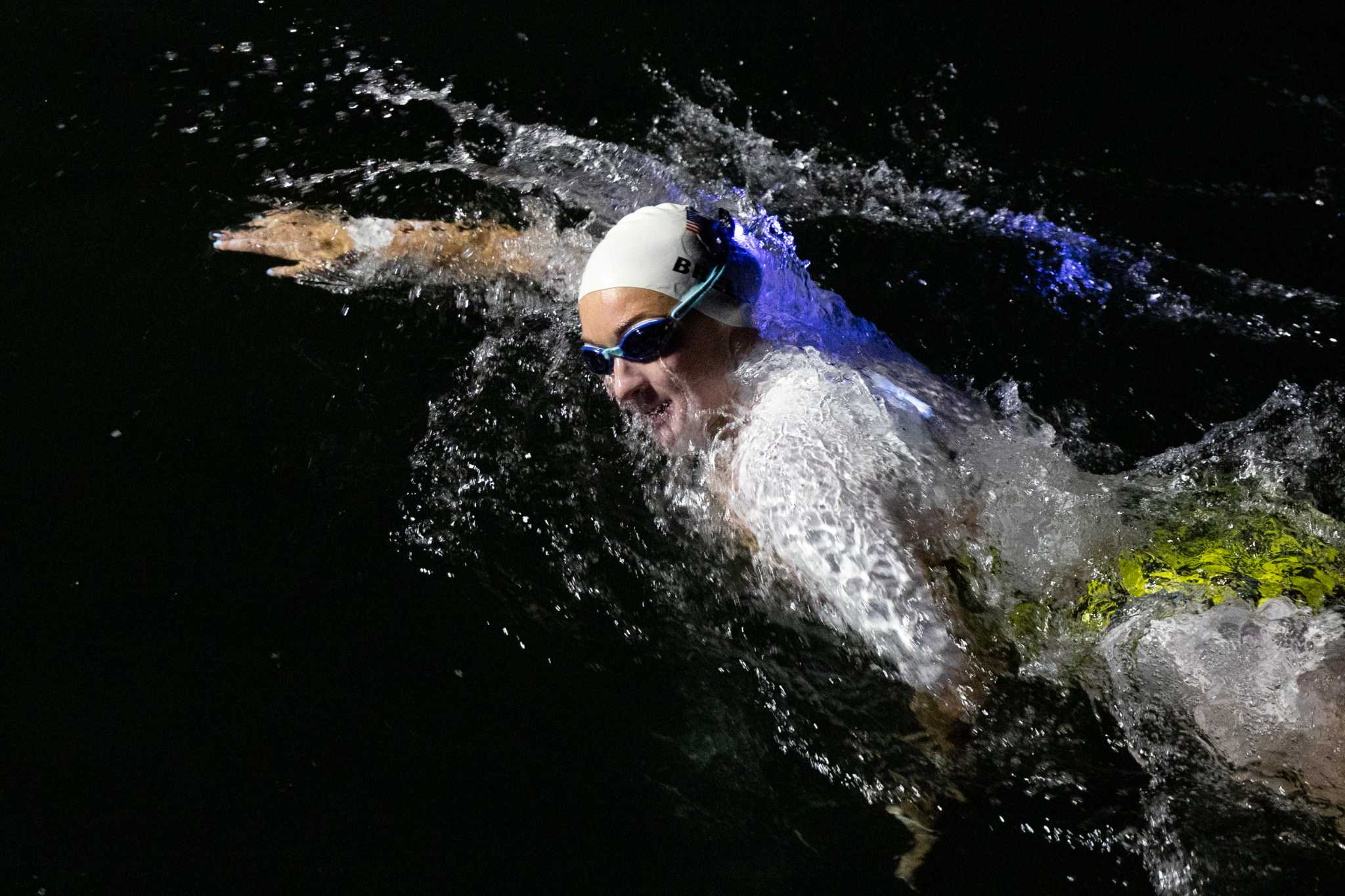 California swimmer breaks record 30-mile swim from Farallones to S.F.