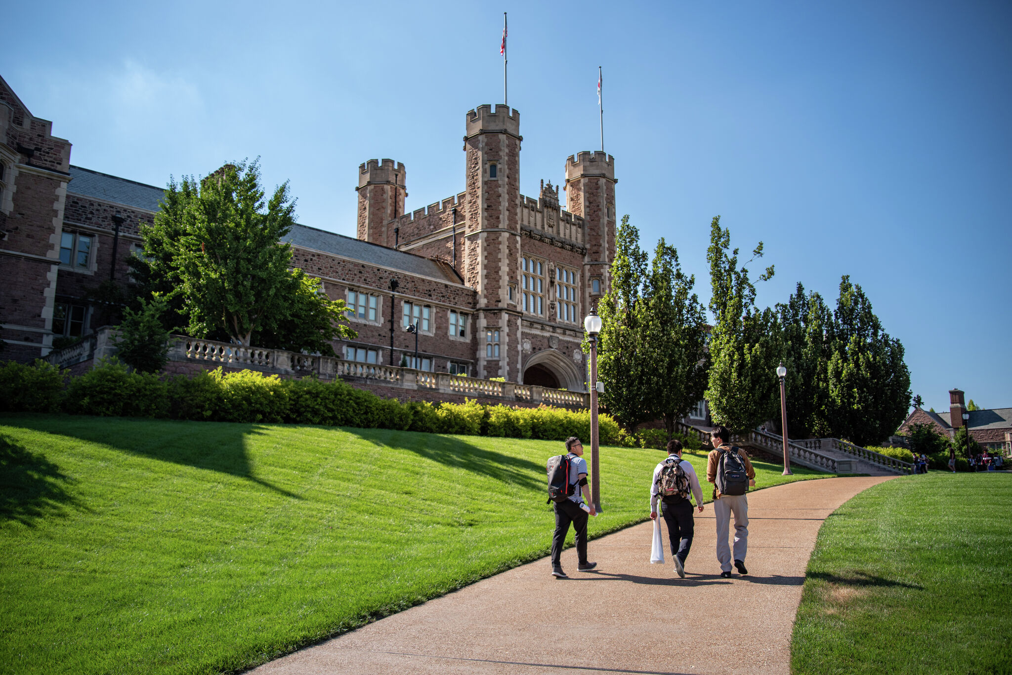 Top colleges in Illinois and Missouri ranked by Niche