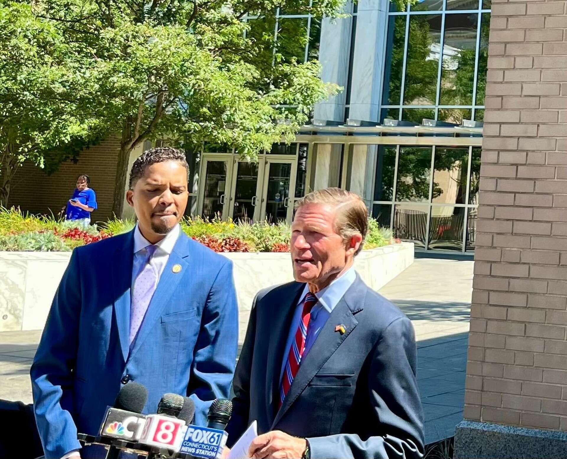 Senator launches probe of ICE after high-profile incidents in CT