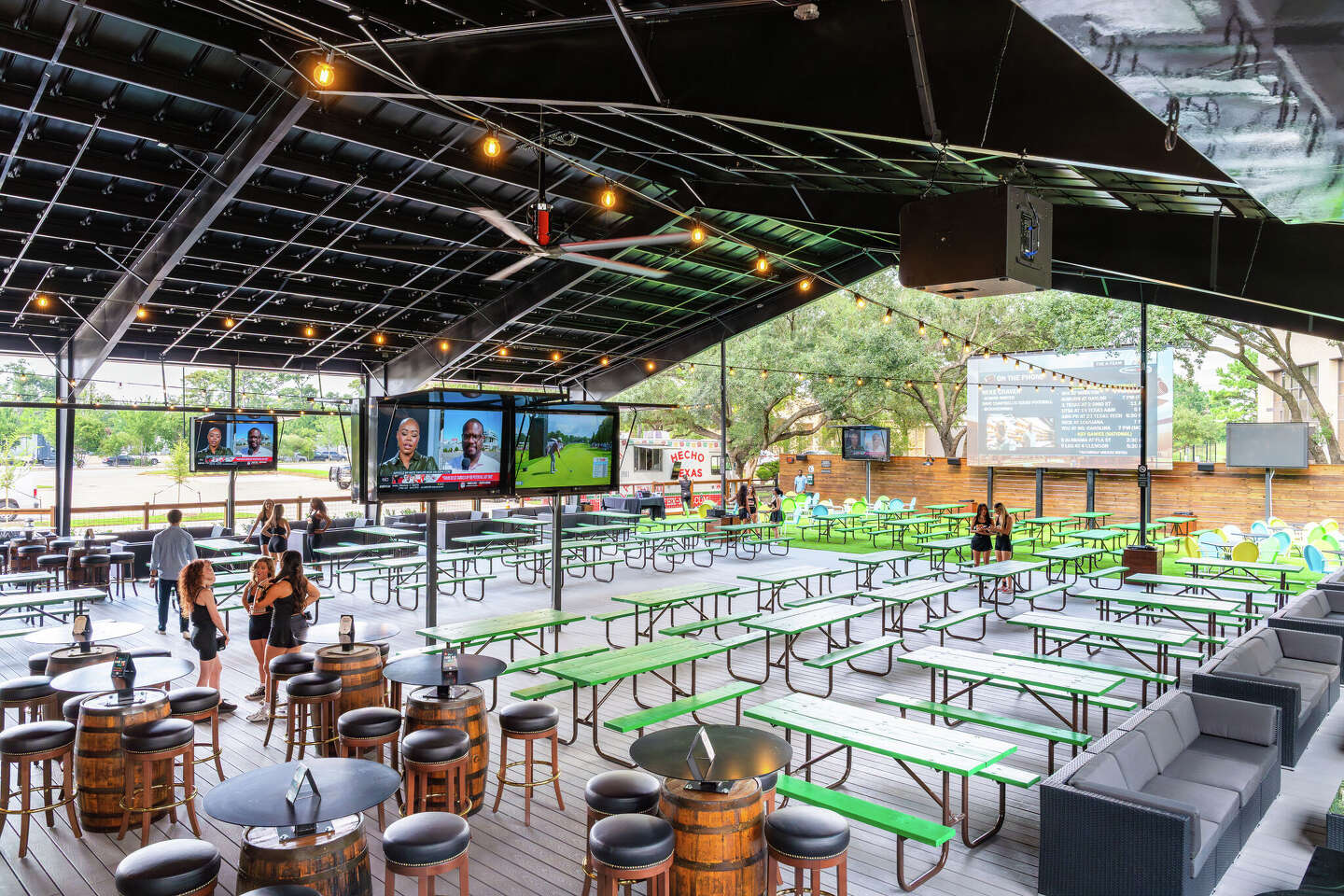 Houston's Kirby Ice House to debut Texas' longest bar