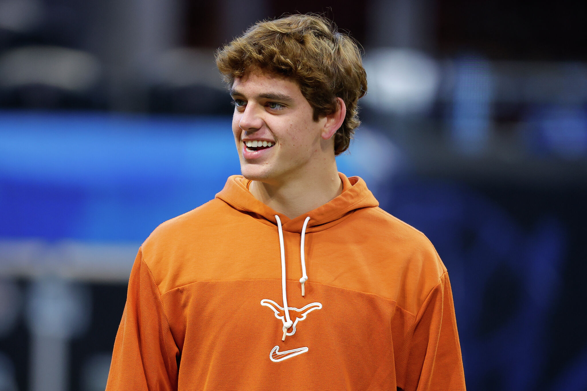 Texas quarterback Arch Manning signs NIL deal with Warby Parker