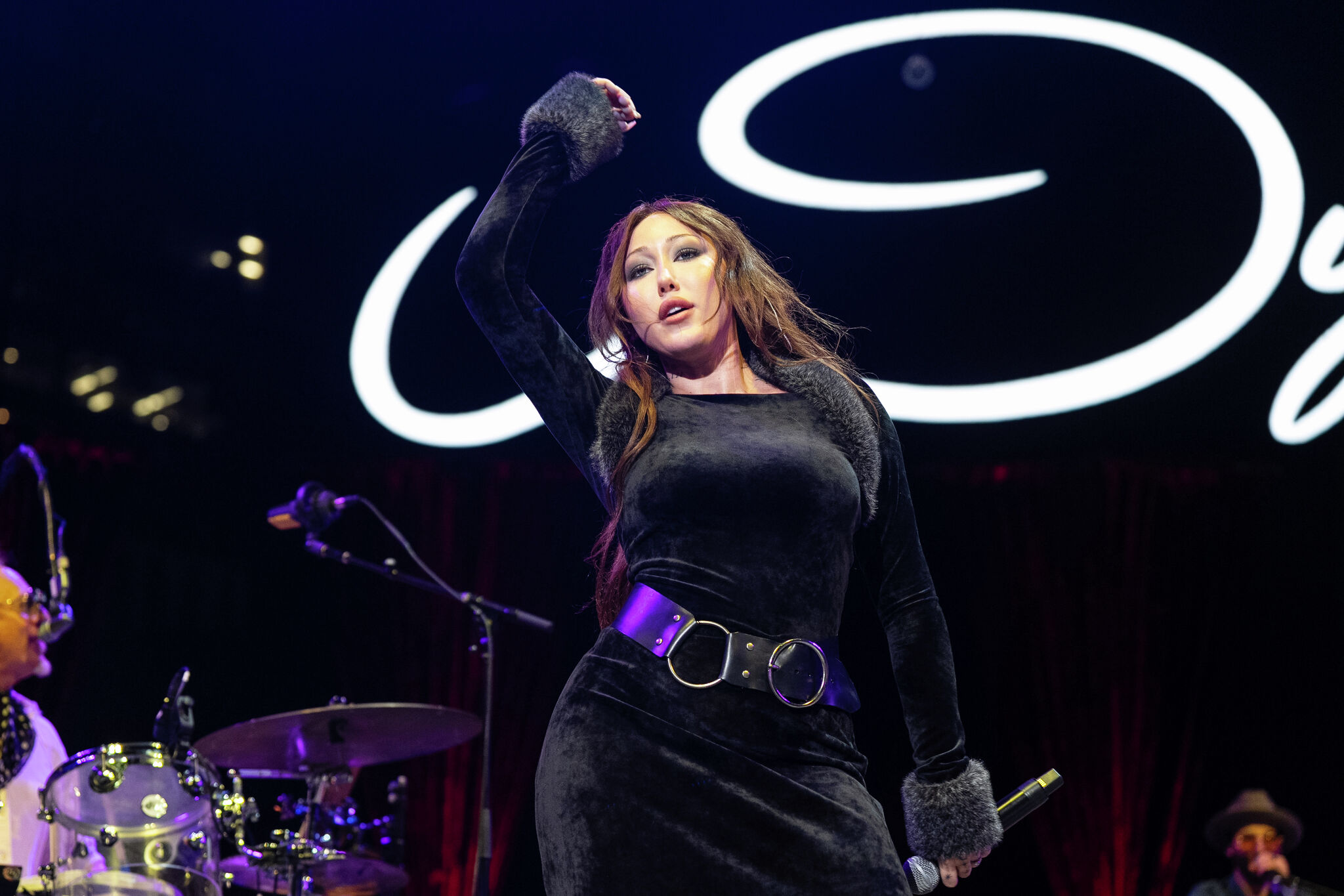It’s Noah Cyrus’ turn to shine, and she’s not holding back
