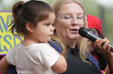 Judge issues partial injunction on HISD's distribution of state raises