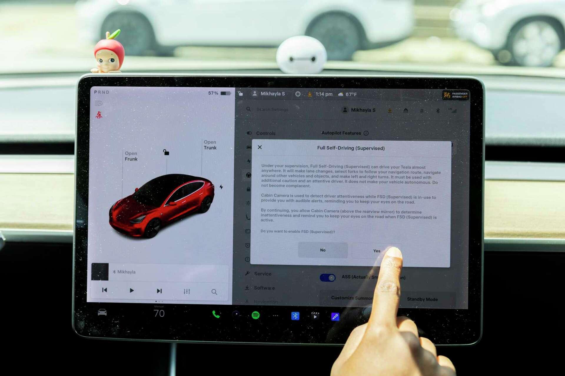 Viral Tesla sleep video captures tension of semiautonomous driving