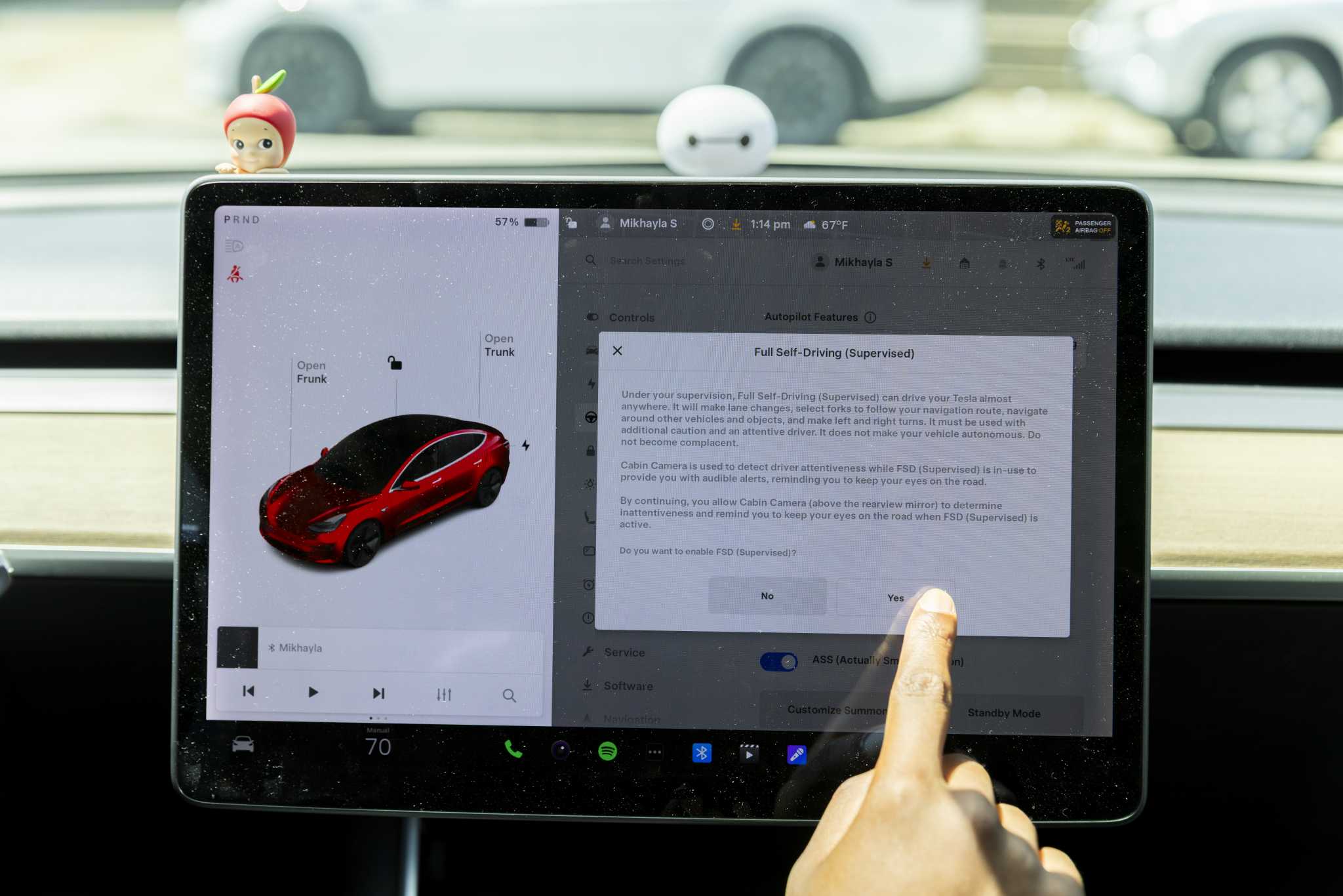 Viral Tesla sleep video captures tension of semiautonomous driving
