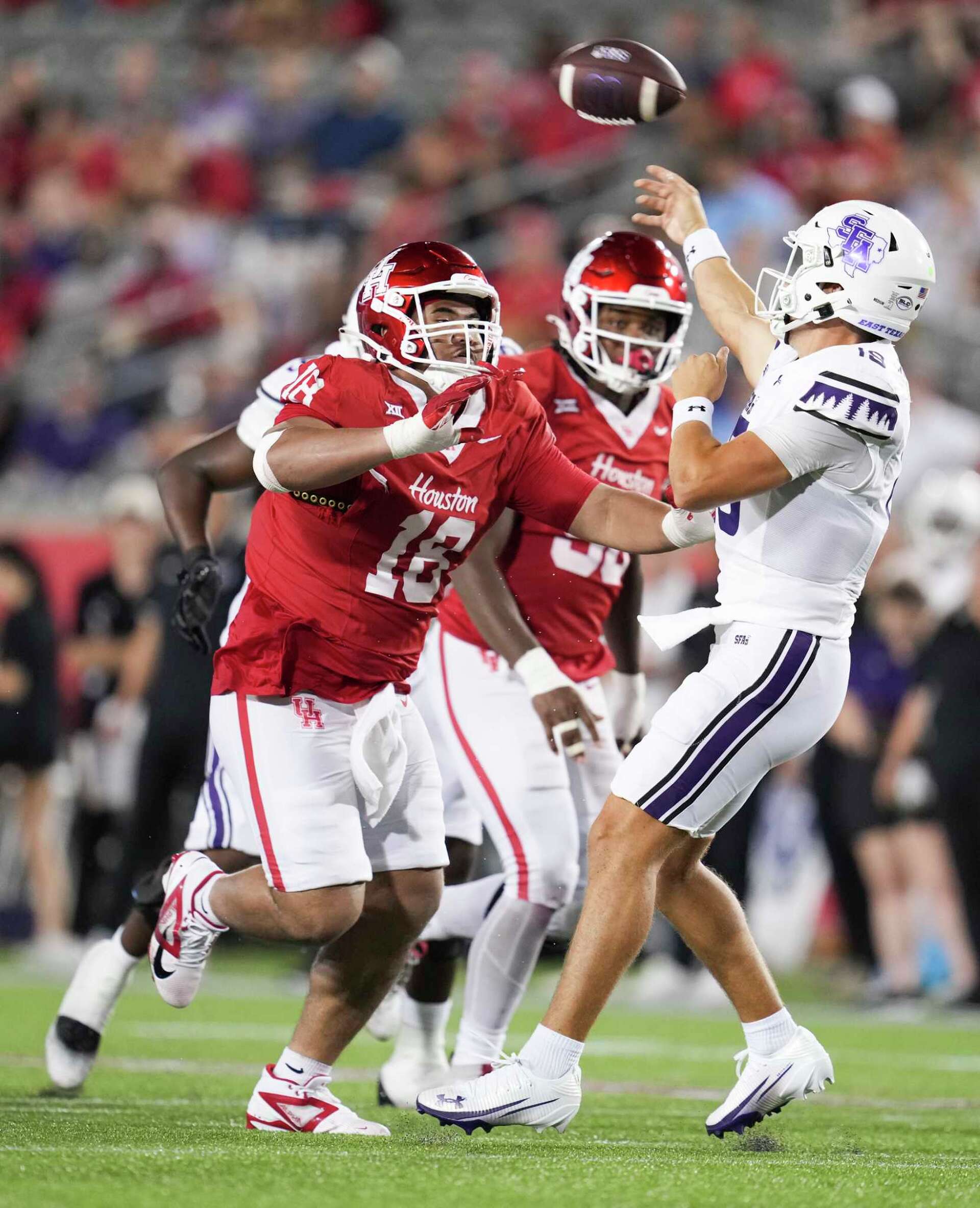 Houston Cougars' defense dominates Stephen F. Austin in opener