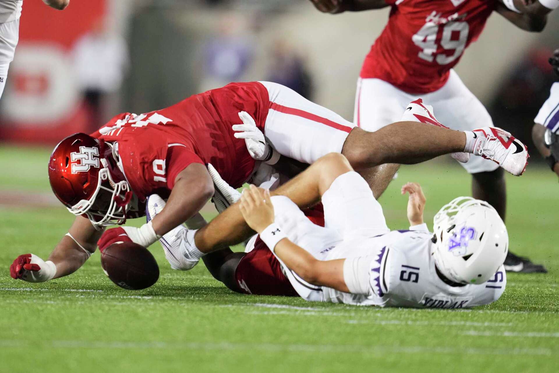 Houston Cougars' defense dominates Stephen F. Austin in opener