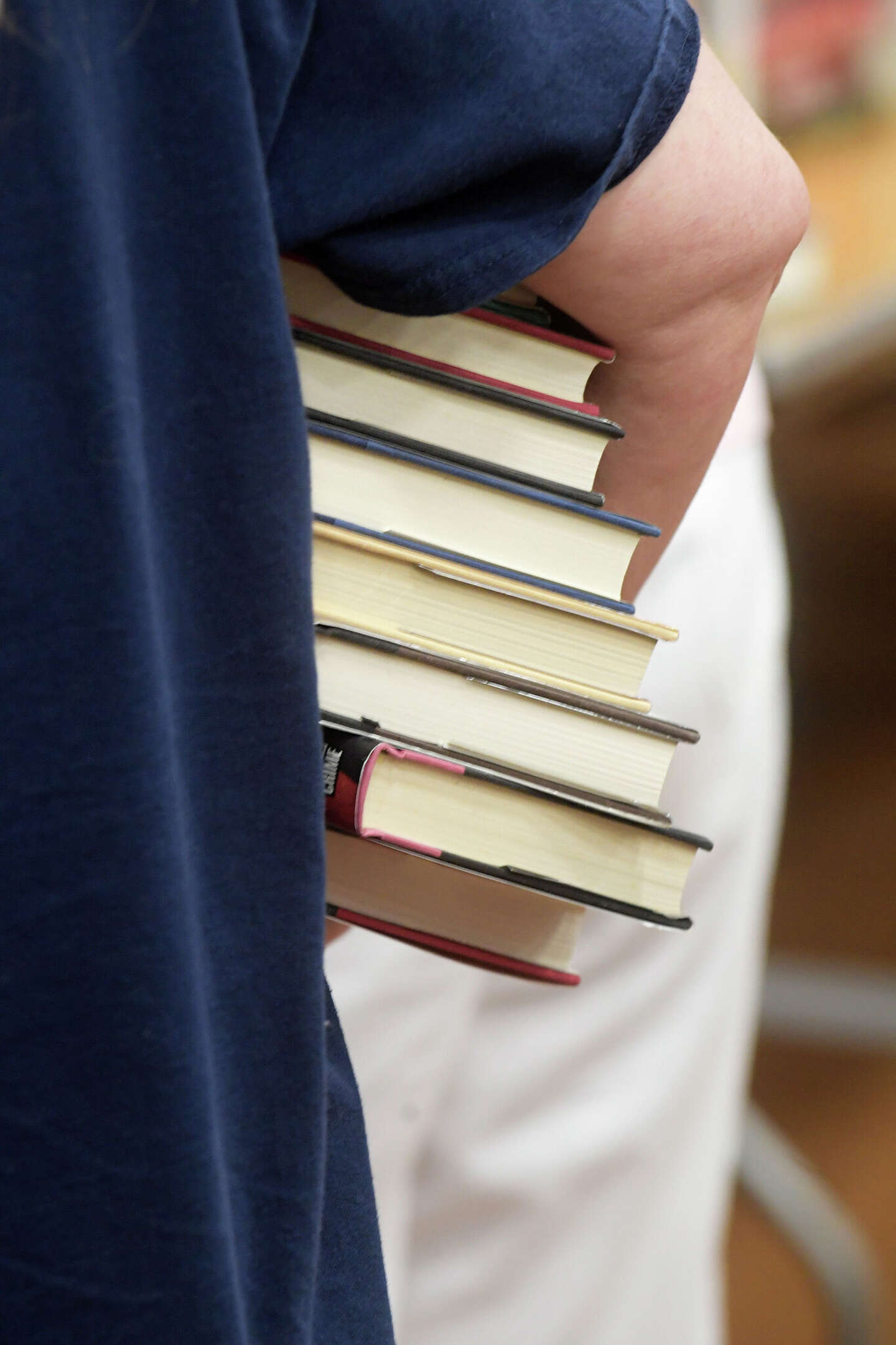 Readers head to Mark Twain Library's Book Fair in Redding