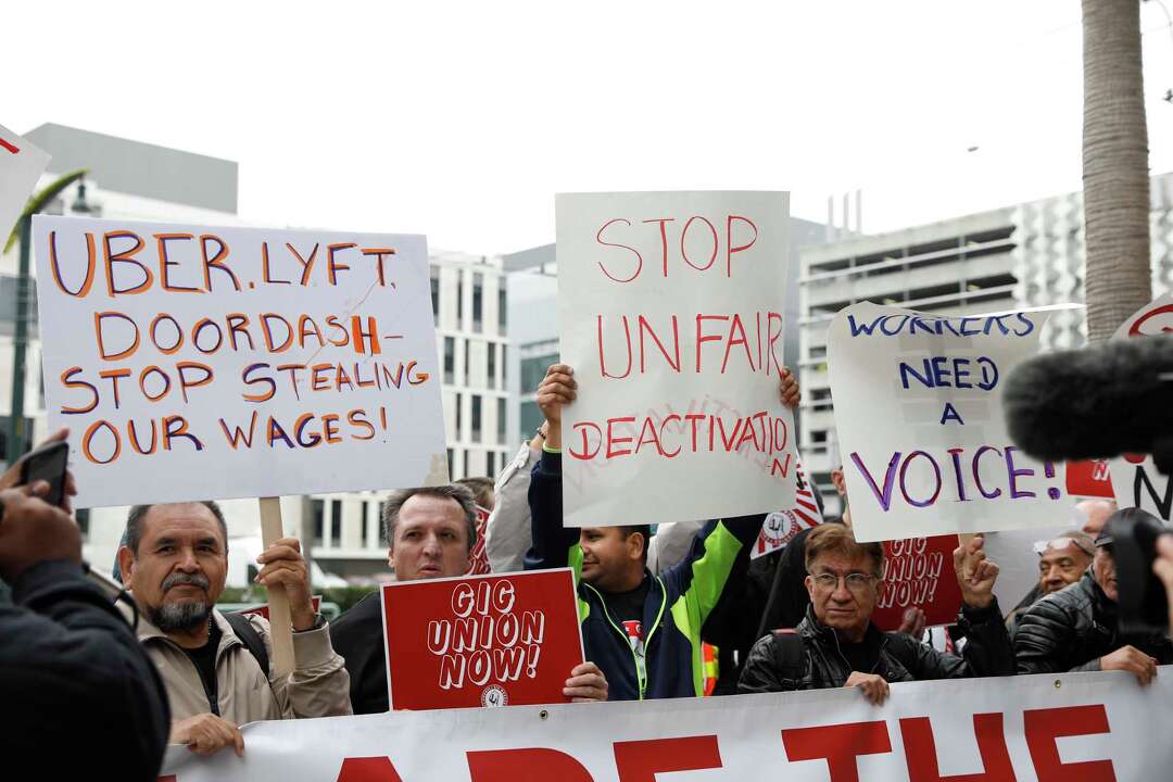 Uber, Lyft sign off on deal to let California drivers unionize