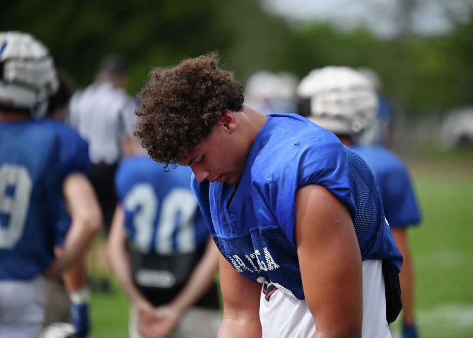 Saratoga Springs football led by standout sophomore Cam Toomey