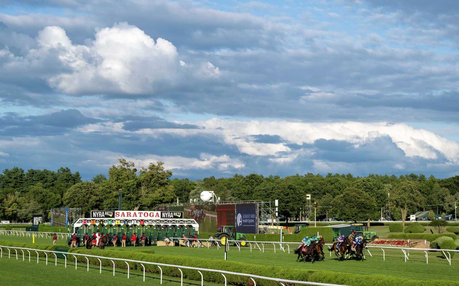 What to know about today's horse racing, fun, food at Saratoga track