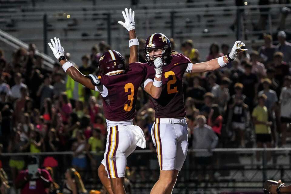 High school football: Who wins Dripping Springs vs Vandegrift rematch?