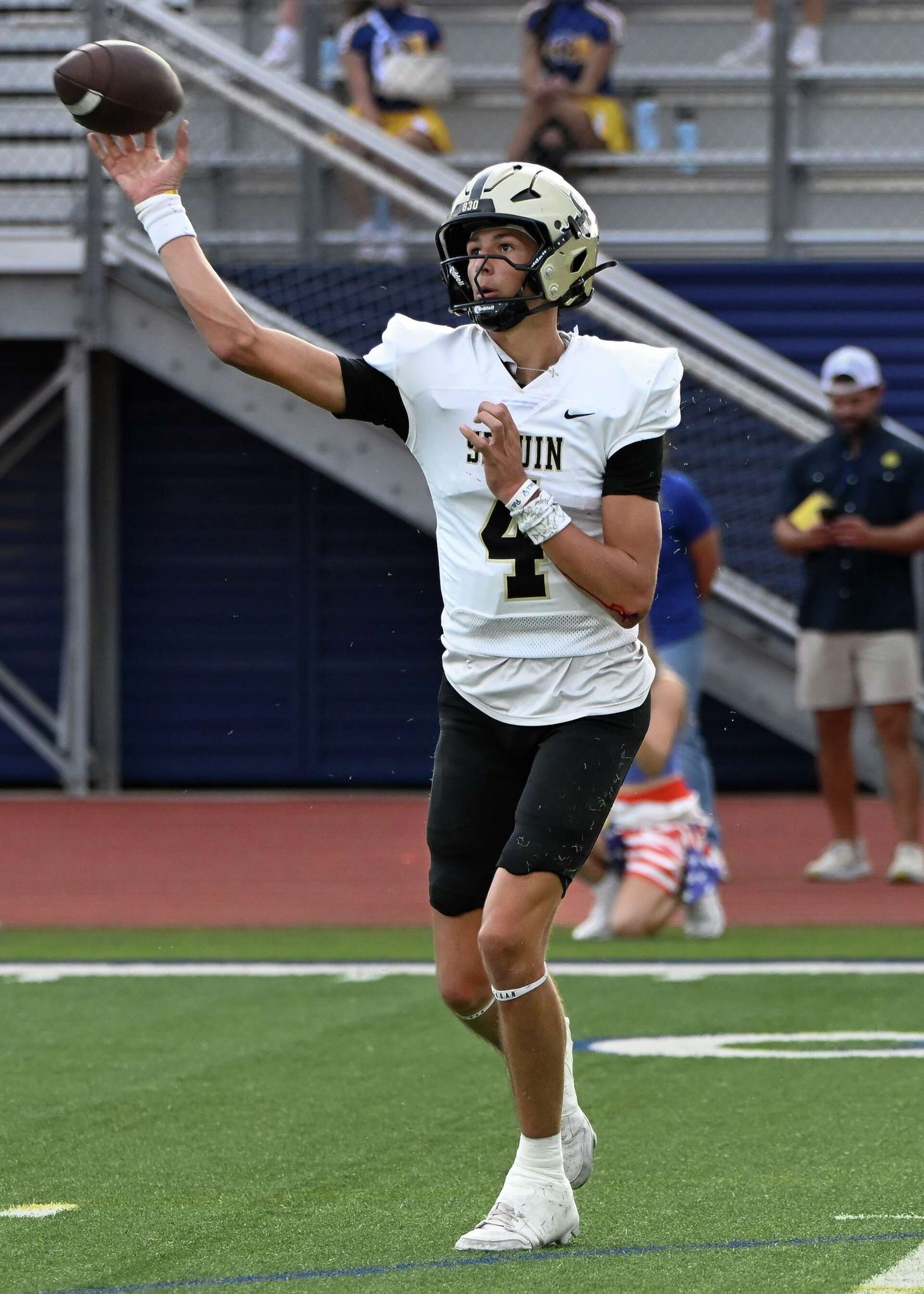 Alamo Heights football cruises to big win over Seguin in opener